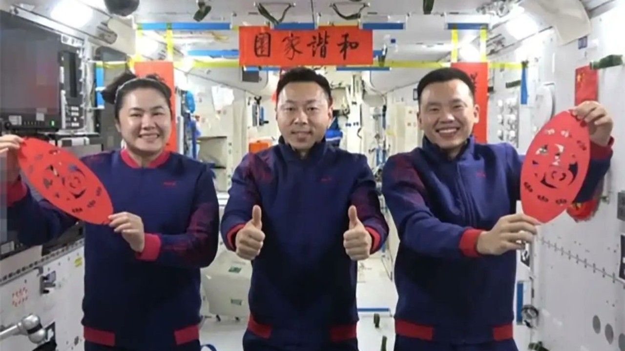 Happy Lunar New Year 2025! Chinese astronauts send Year of the Snake ...