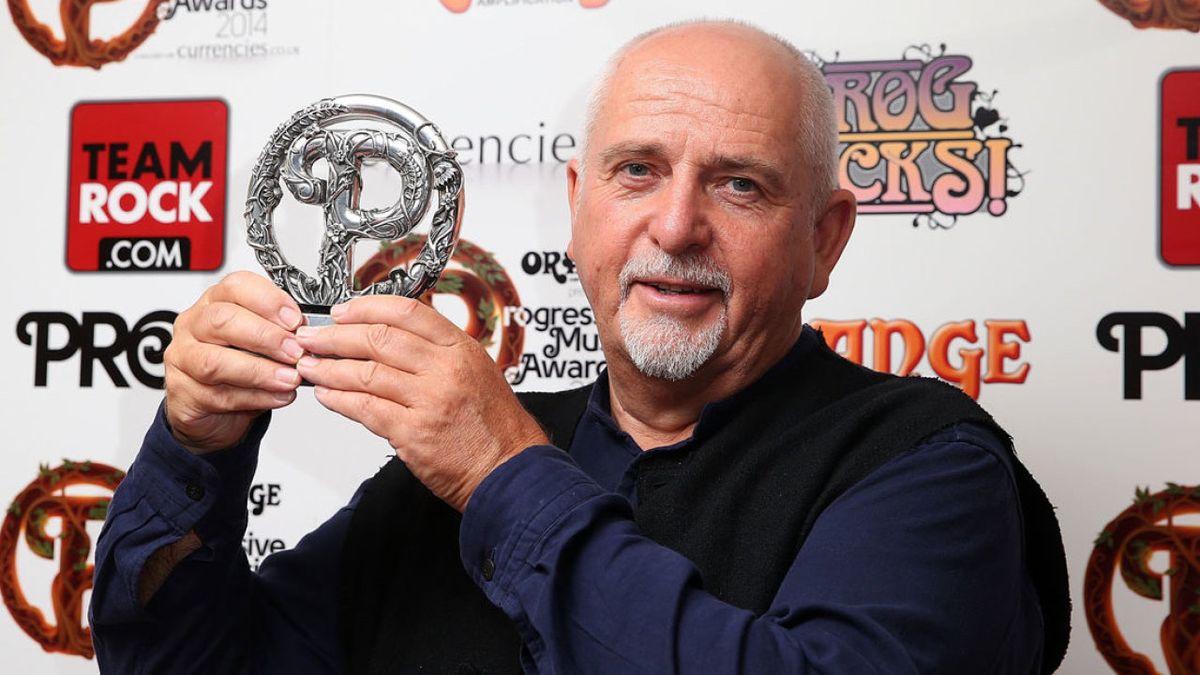 Peter Gabriel gets on his dancing shoes | Louder