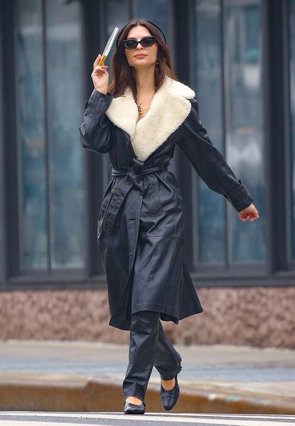 Emily Ratajkowski Wore the Almond-Toe Shoe Trend | Who What Wear