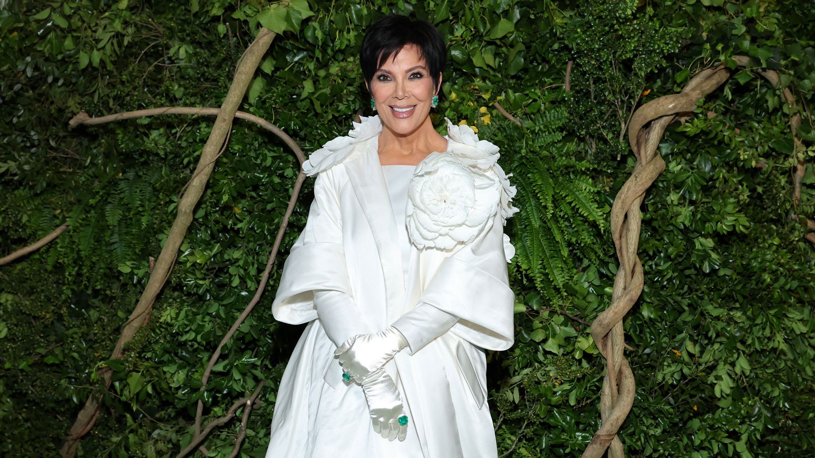Kris Jenner's kitchen uses a two-tone color that will dominate trends ...