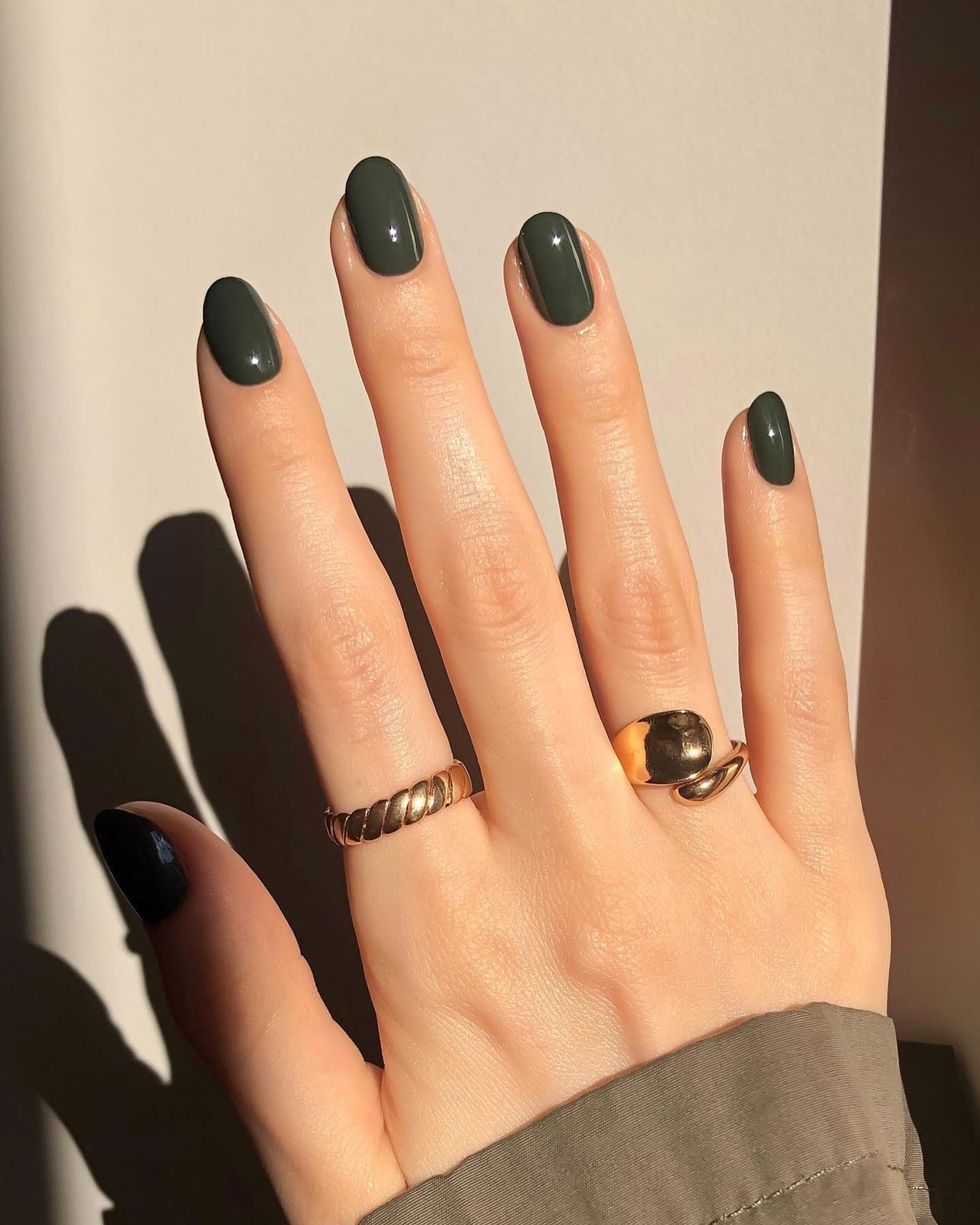 Forest Green Is the Chic, Trending Nail Colour to Try This Winter | Who ...