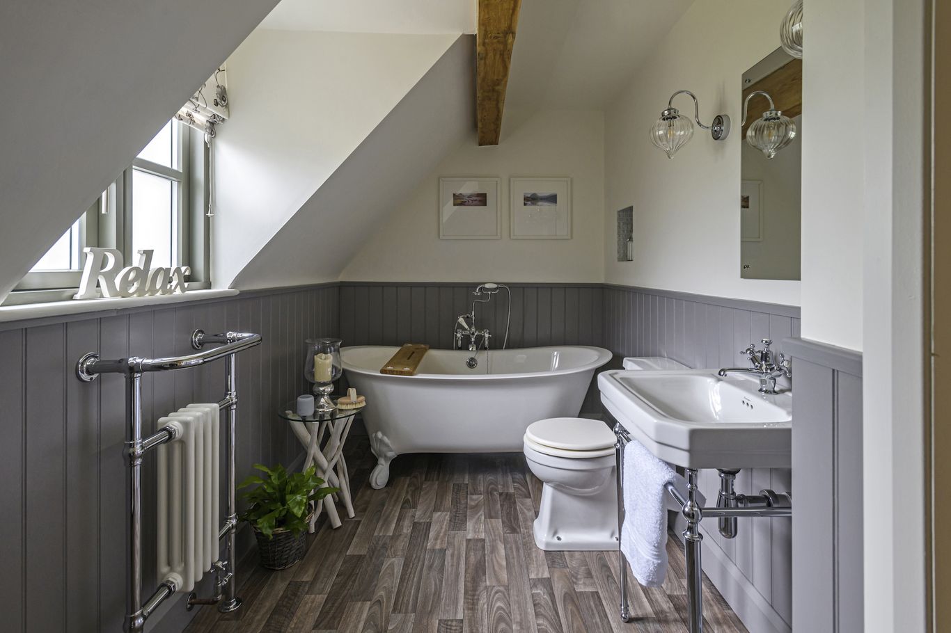 Country bathroom ideas – master suites and family bathrooms with a ...
