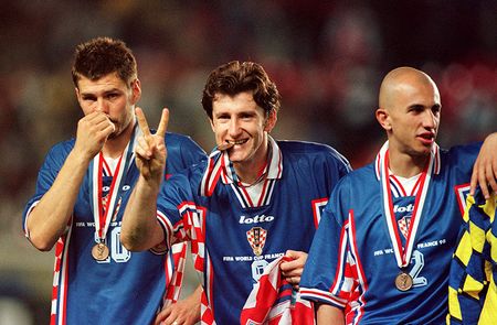 90 things we miss about football in the 1990s | FourFourTwo