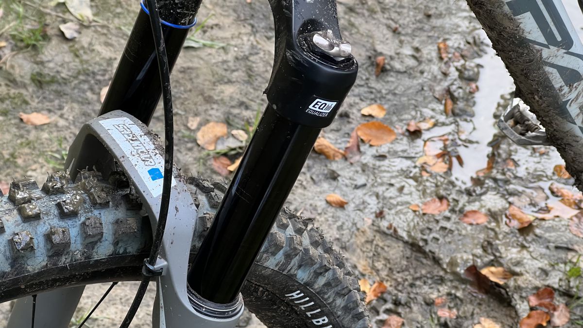 SR Suntour Durolux 36 RC2 Boost EQ fork review – feature-packed fork at ...