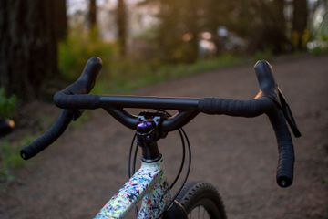 Redshift's funky new Top Shelf Handlebar is made for those who want ...