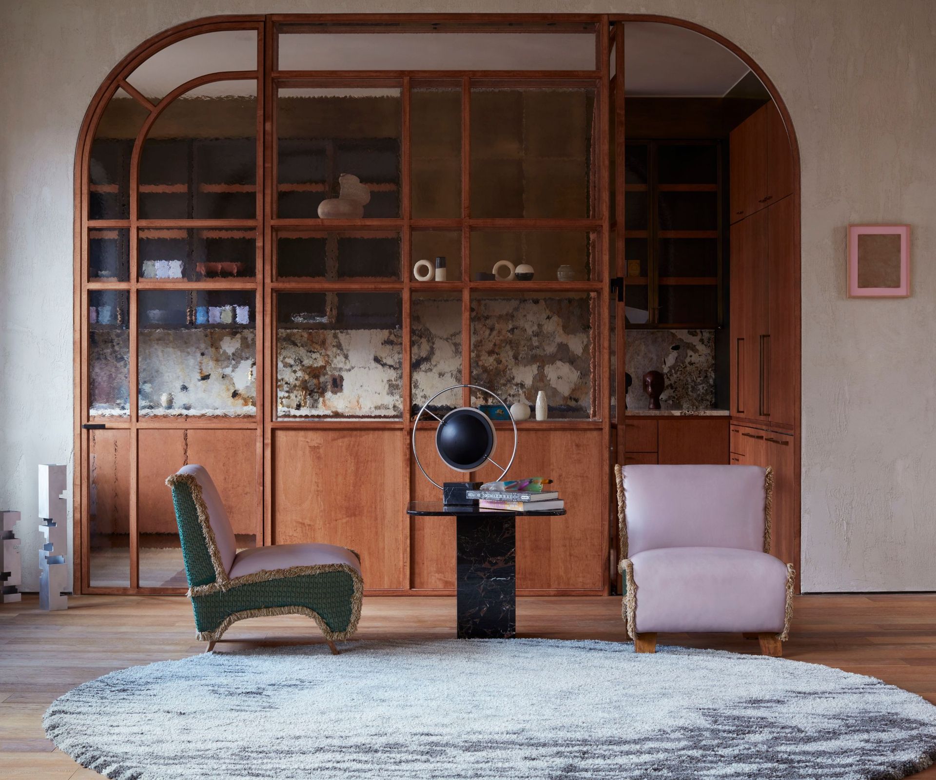 When should you use a round rug? Designers weigh in | Homes and Gardens