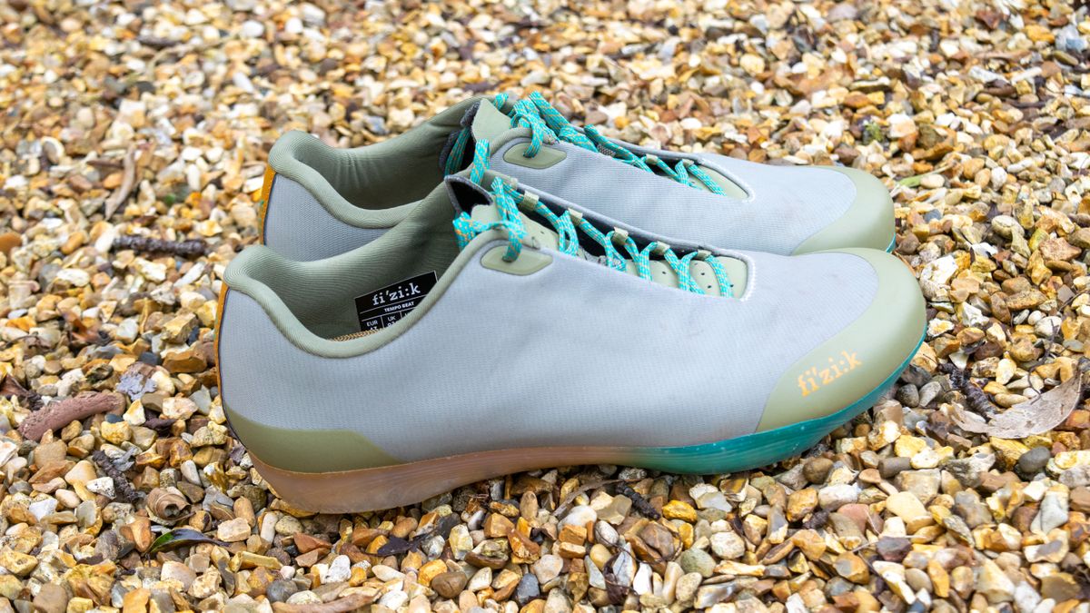 Fizik Tempo Beat shoe review: Road shoes for gravel, or gravel shoes ...