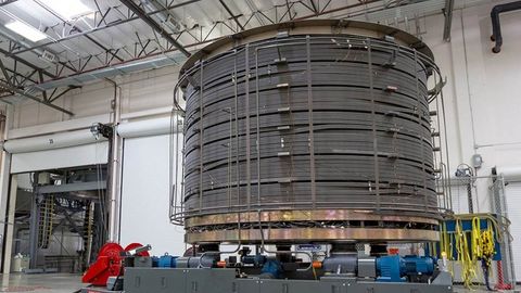 World's most powerful magnet begins journey to heart of giant fusion ...