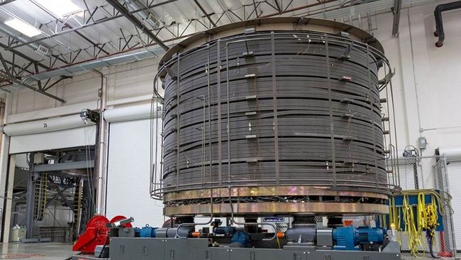 World's most powerful magnet begins journey to heart of giant fusion ...