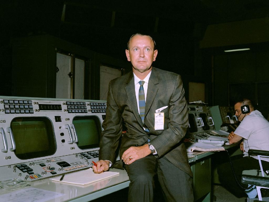 NASA Names Mission Control After 1st U.S. Space Flight Director | Space