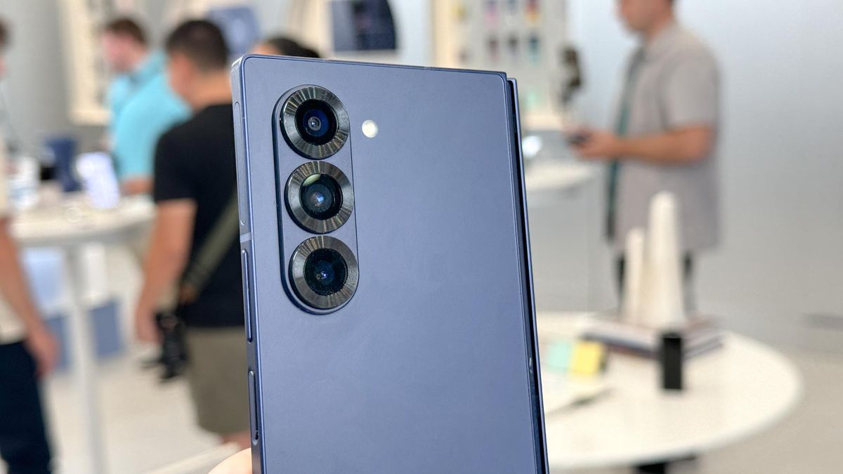 Samsung Galaxy Z Fold 6 vs Galaxy S24 Ultra: Finding the ultimate ...