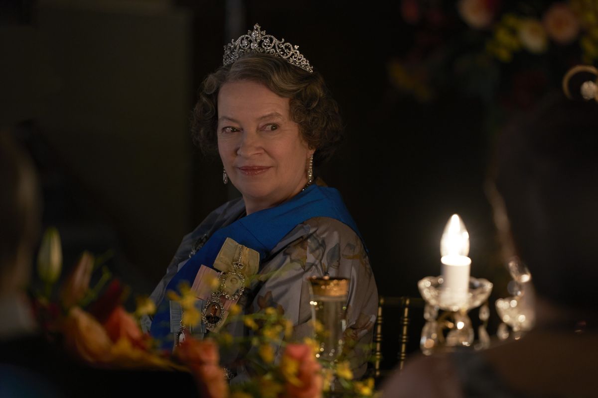 The Crown: were the Queen's cousins really in an asylum? | What to Watch