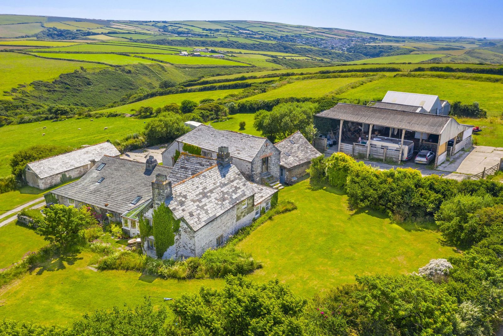 A secluded farmhouse tucked away on the wild North Cornwall Atlantic ...