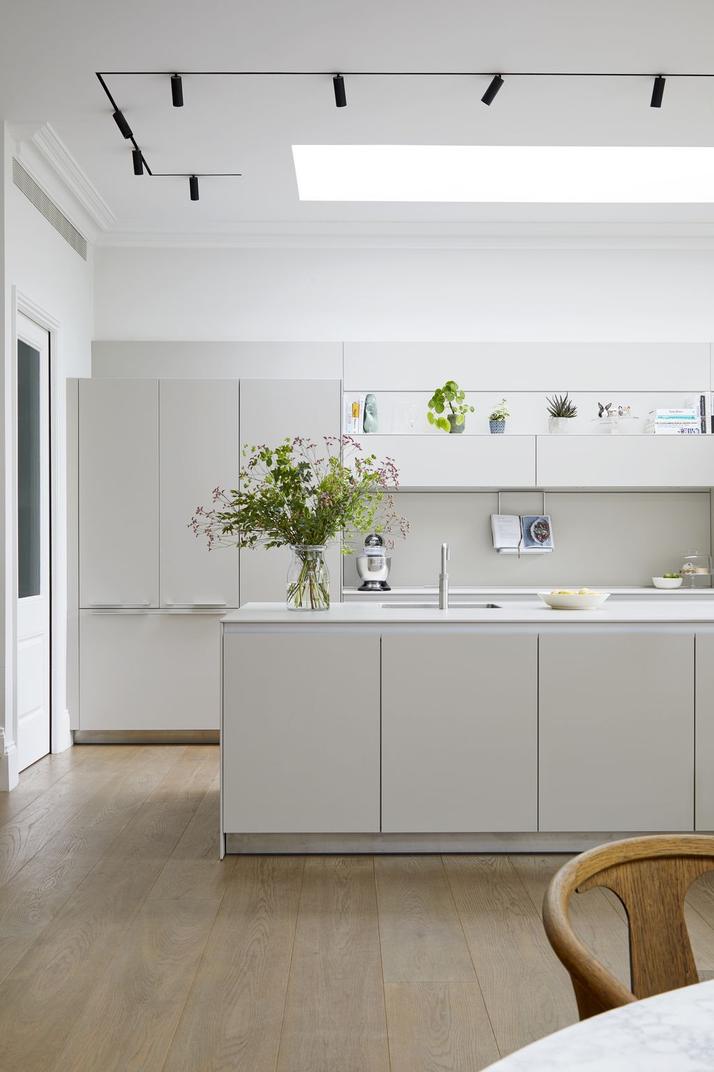 How do you coordinate lighting in an open floor plan? | Livingetc