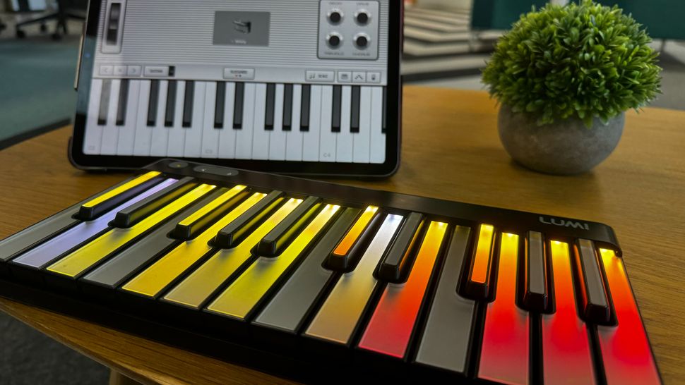 ROLI LUMI Keys Studio Edition Review: A great modular midi keyboard ...
