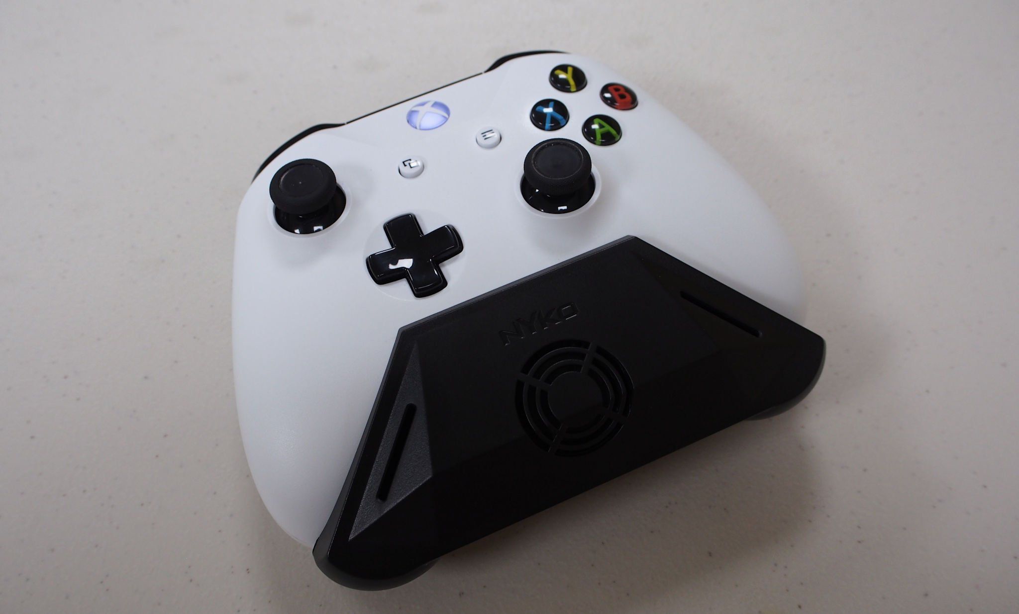 Nyko Intercooler Grip for Xbox One controllers keeps your hands cool ...
