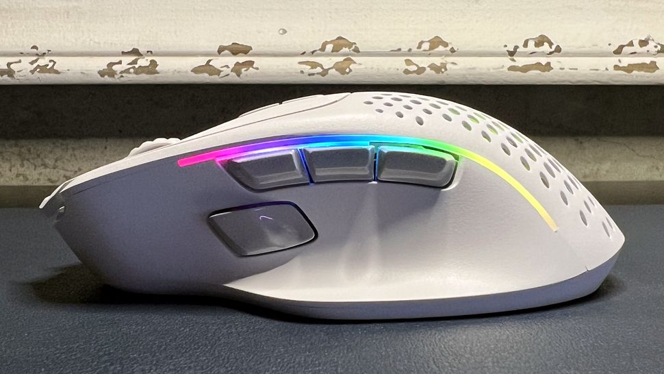 Glorious Model I 2 Wireless Review: Lightweight, Needs Buttons | Tom's ...