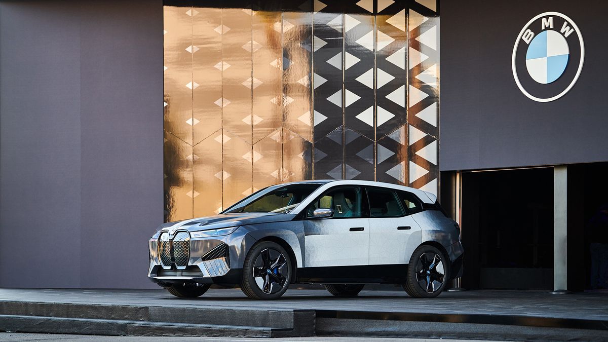 BMW shows off color-changing paintwork with E ink at CES | T3