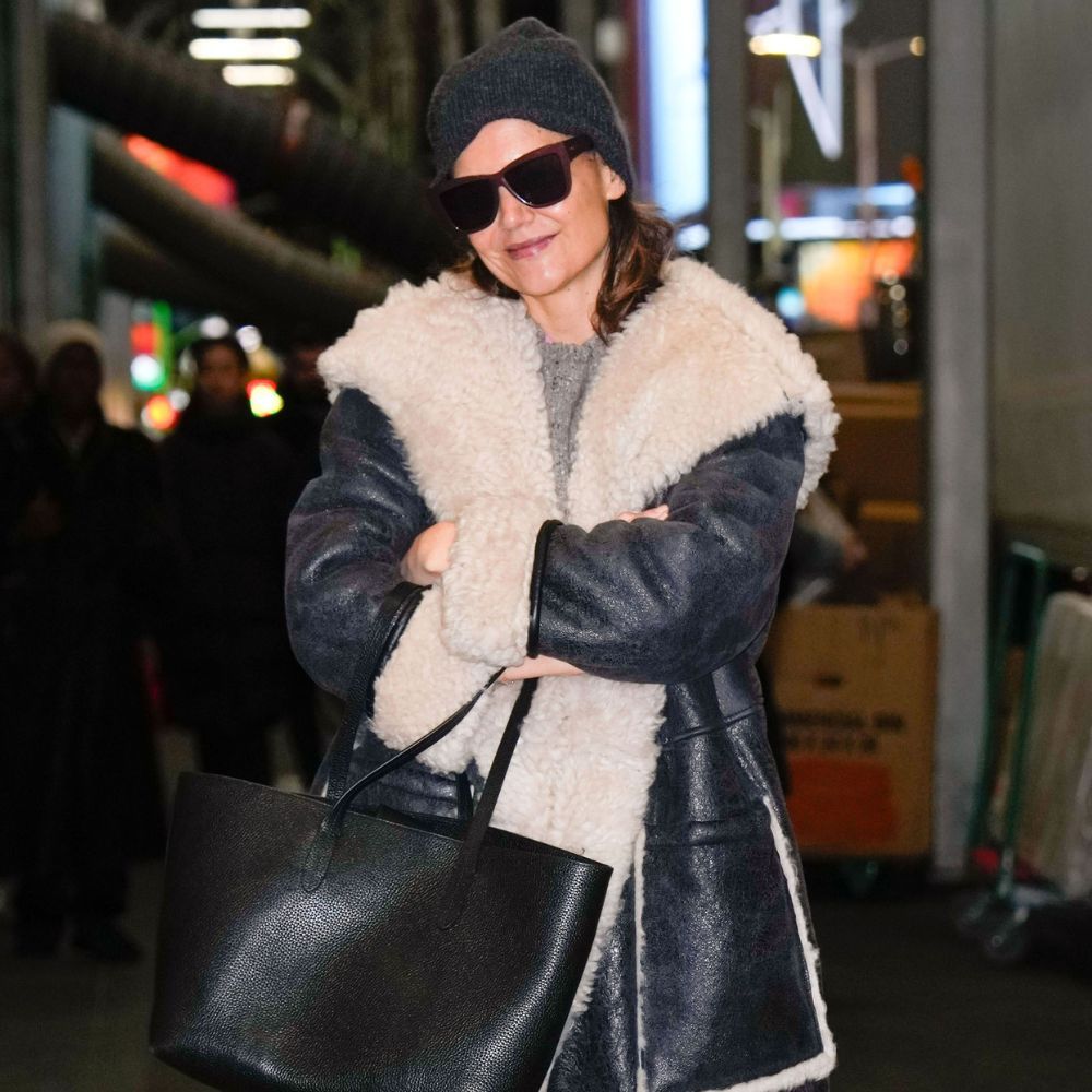 Katie Holmes's Chic Autry Trainers Convinced Me I Need a Pair | Who ...