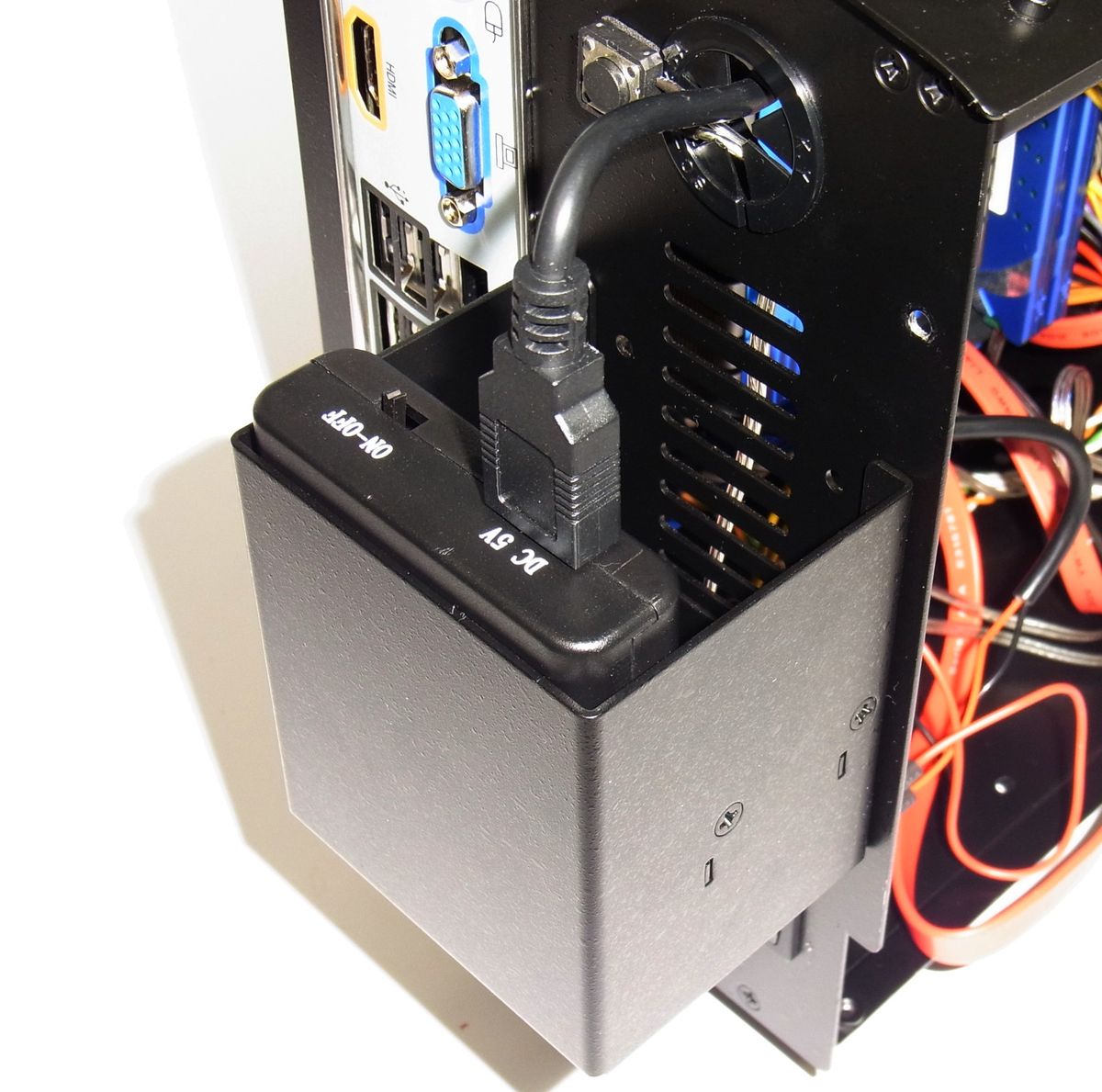 The Motor's Power Supply And Switch - Take The Train: Lian Li PC-CK101 ...