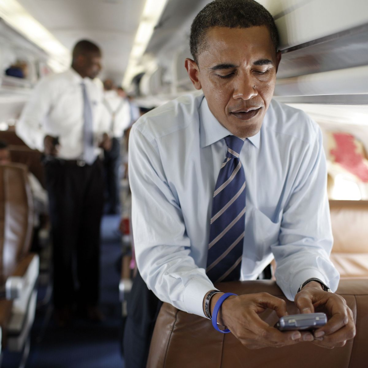 Barack Obama Is Giving Out His Phone Number Today | Text Barack Obama ...