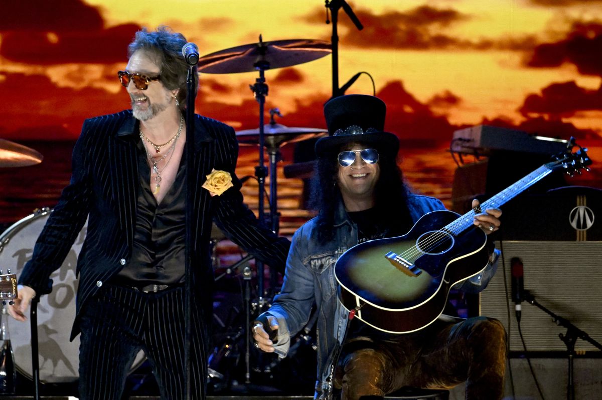 Slash joins the Black Crowes for Led Zeppelin cover at FireAid | Guitar ...